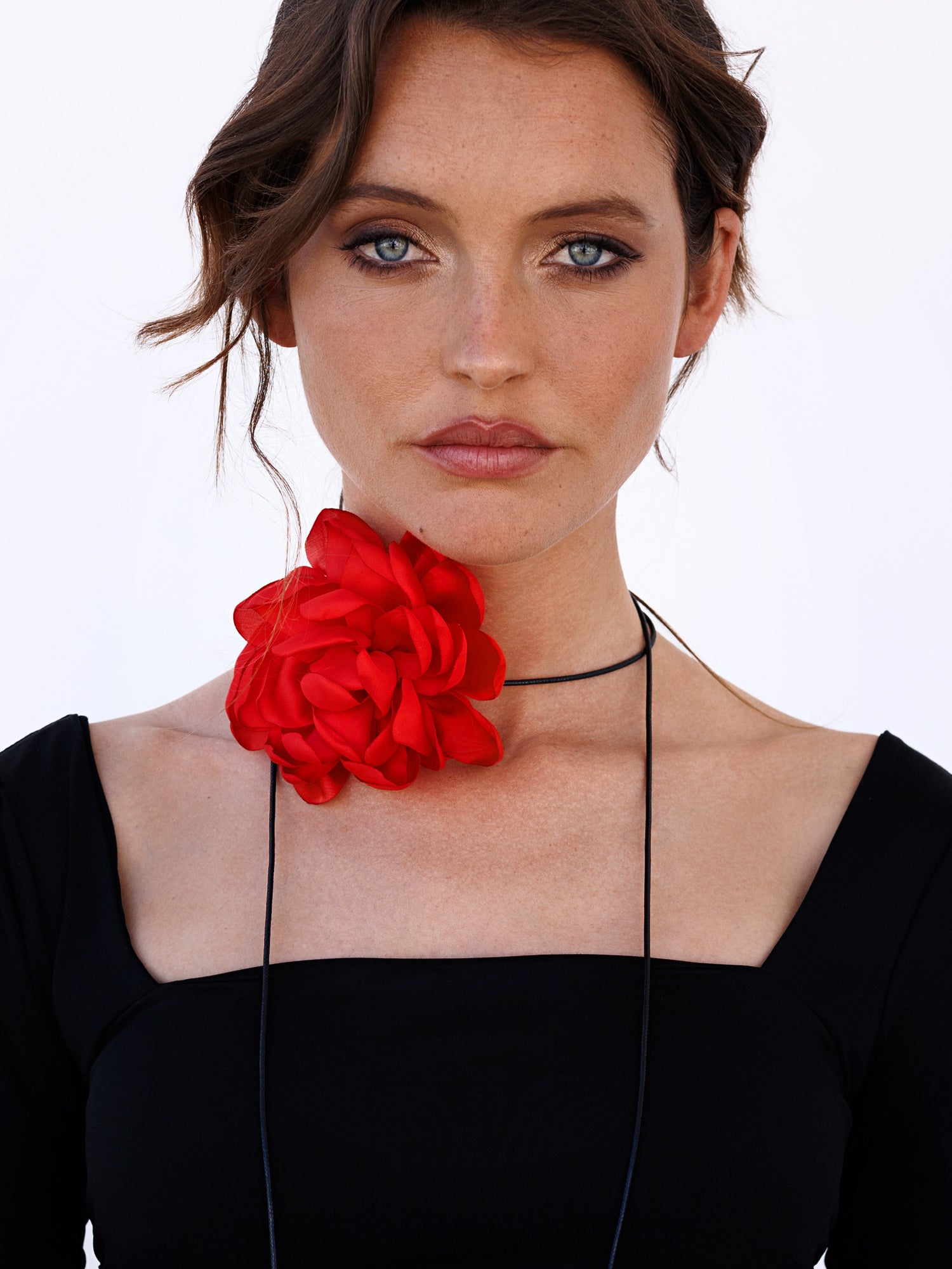 Flower Chocker, Poppy Red – Millo Beauty
